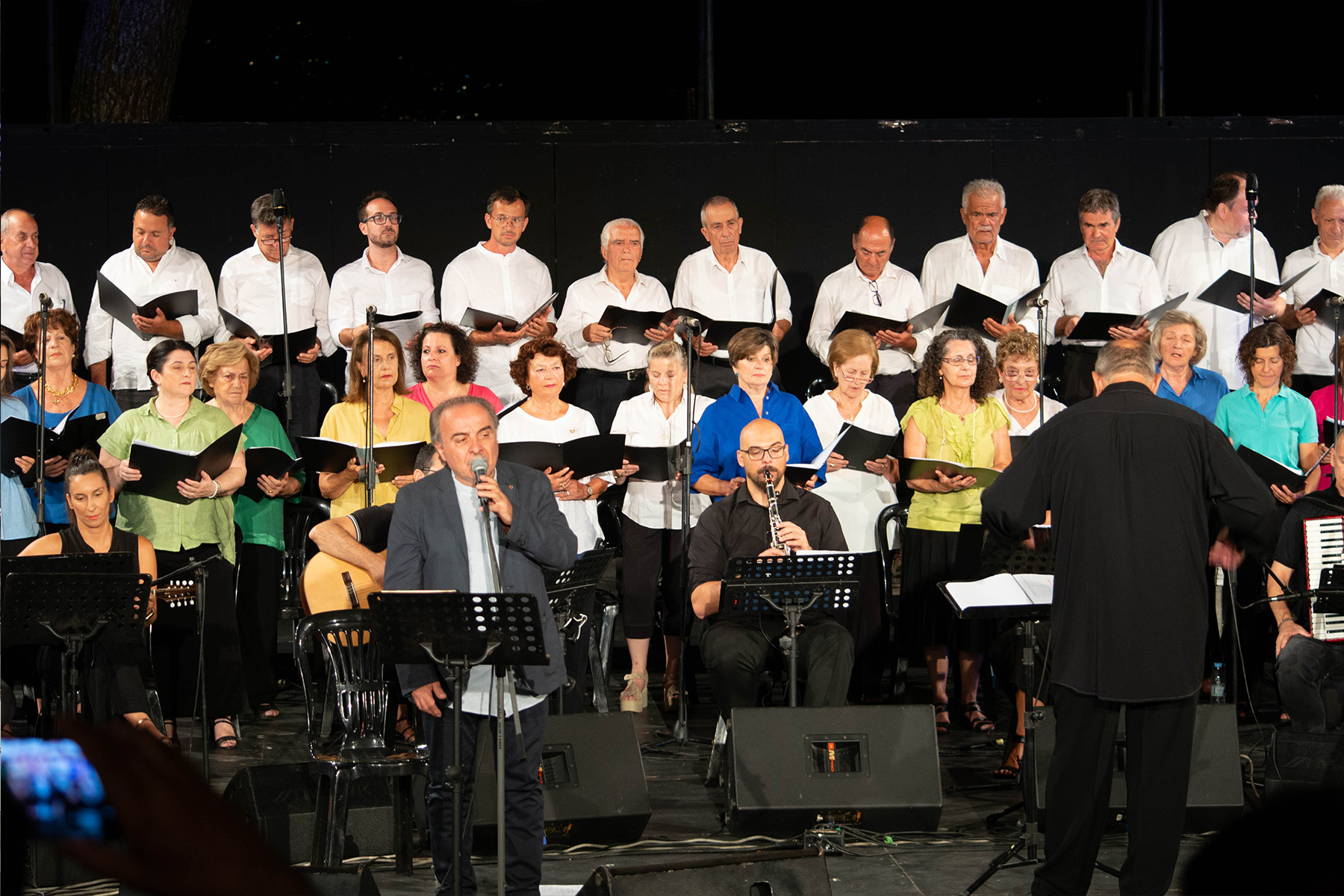 Ο μουσικός όμιλος Καλαμάτας “Ορφεύς” συνάντησε τον Μπάμπη Τσέρτο